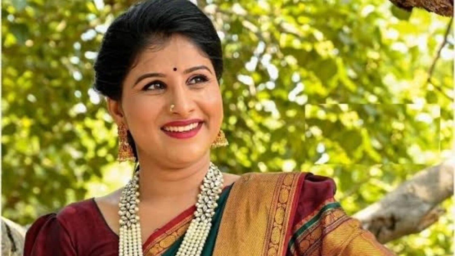 Singer Mangli Addresses Political Allegations - Telugumopo - Movies and ...